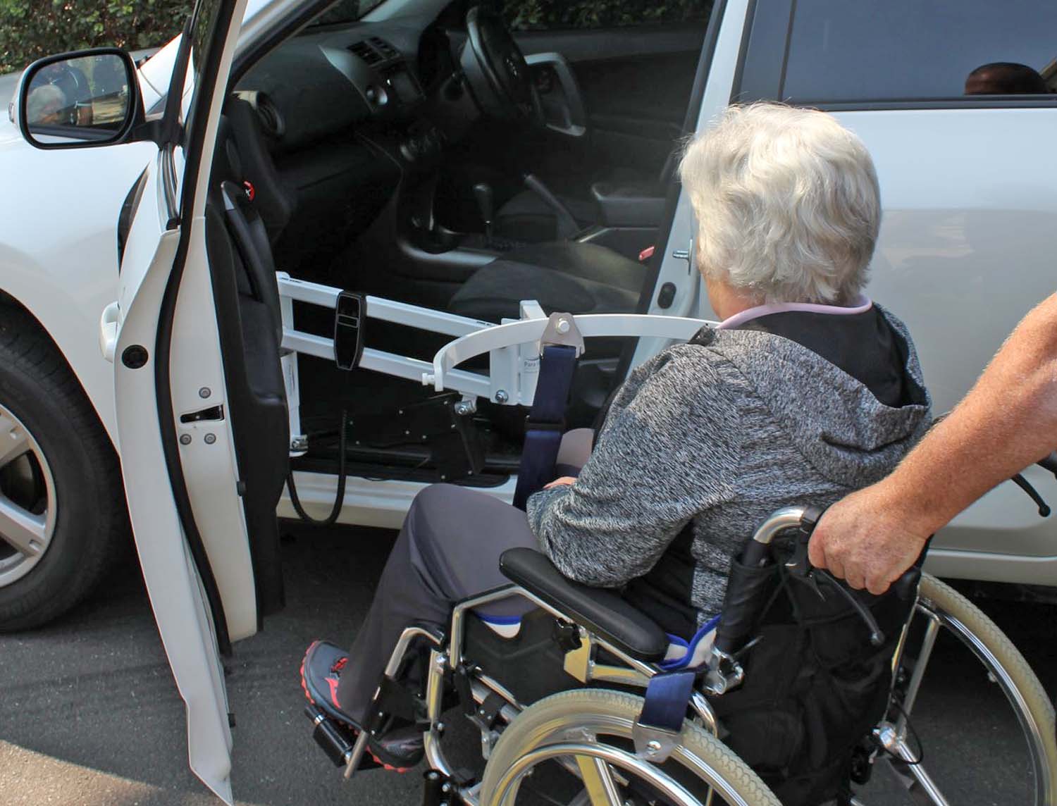 IBIS™ Portable Car Access Lifter Review - Para Mobility